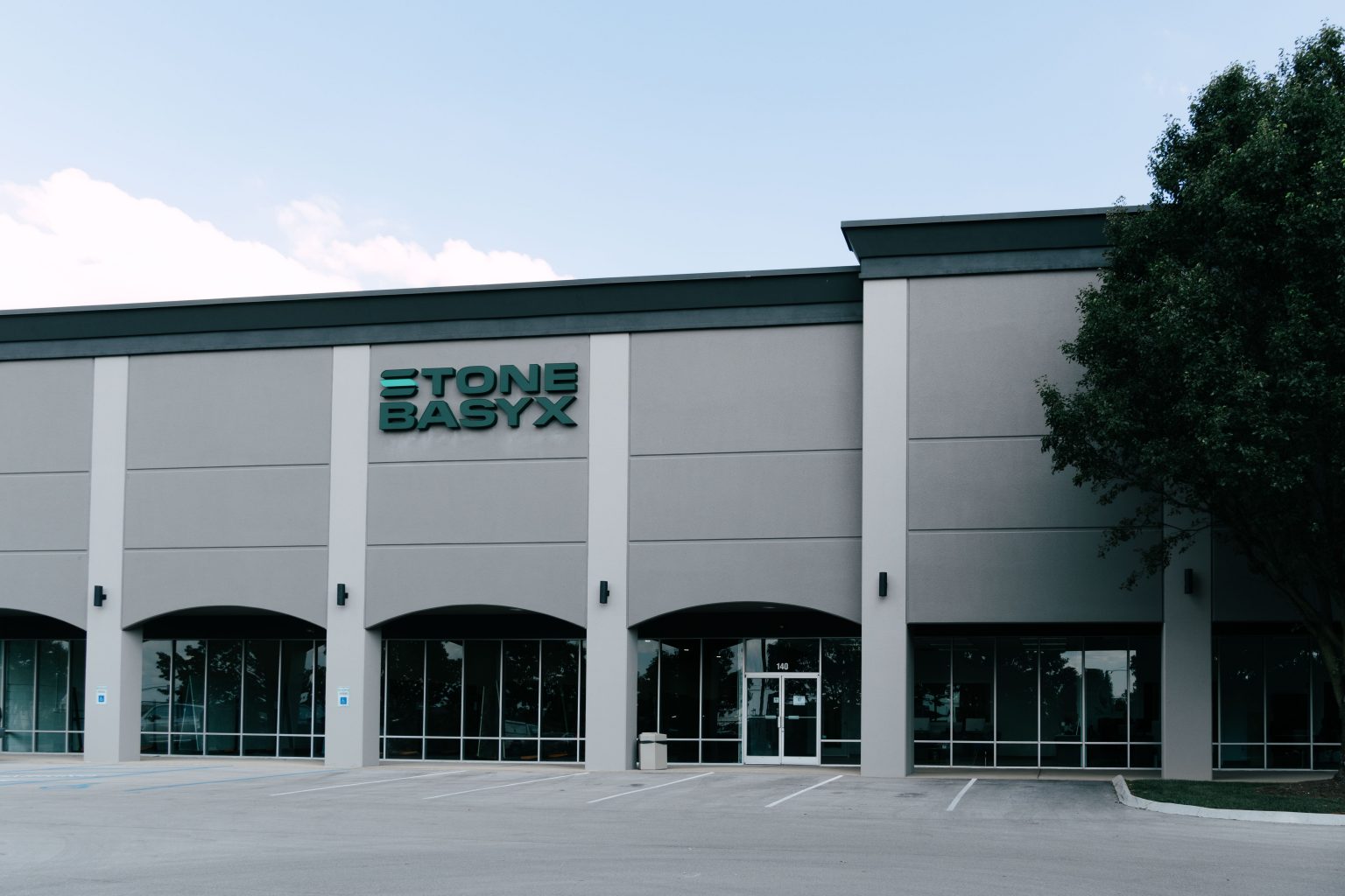 Lexington - Stone Basyx